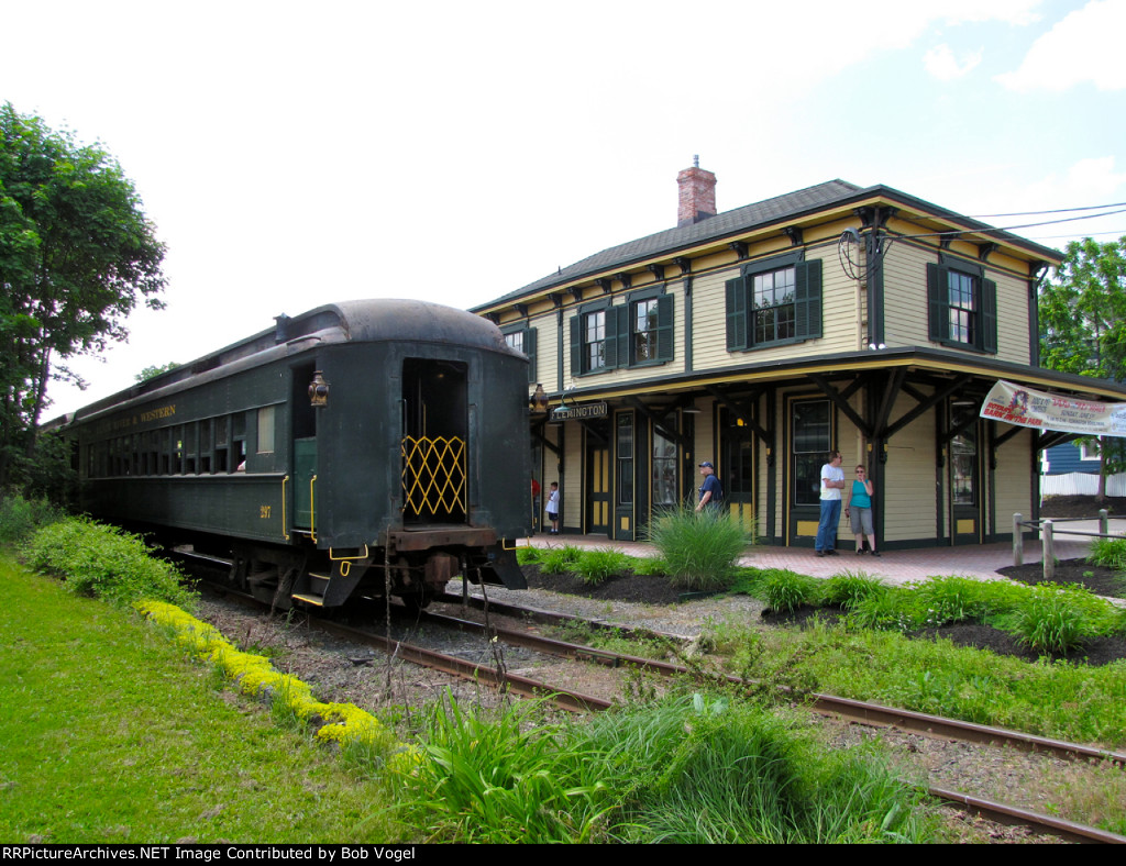 CNJ passenger station